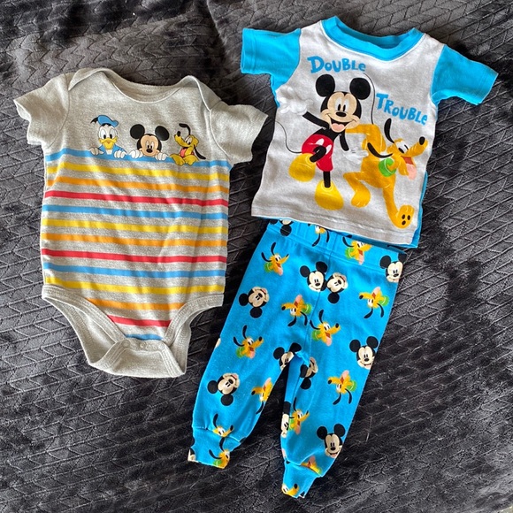 Disney | Matching Sets | Disney Mickey Mouse Donald Duck And Pluto 9 Month Set Lot Pj Onesie ...